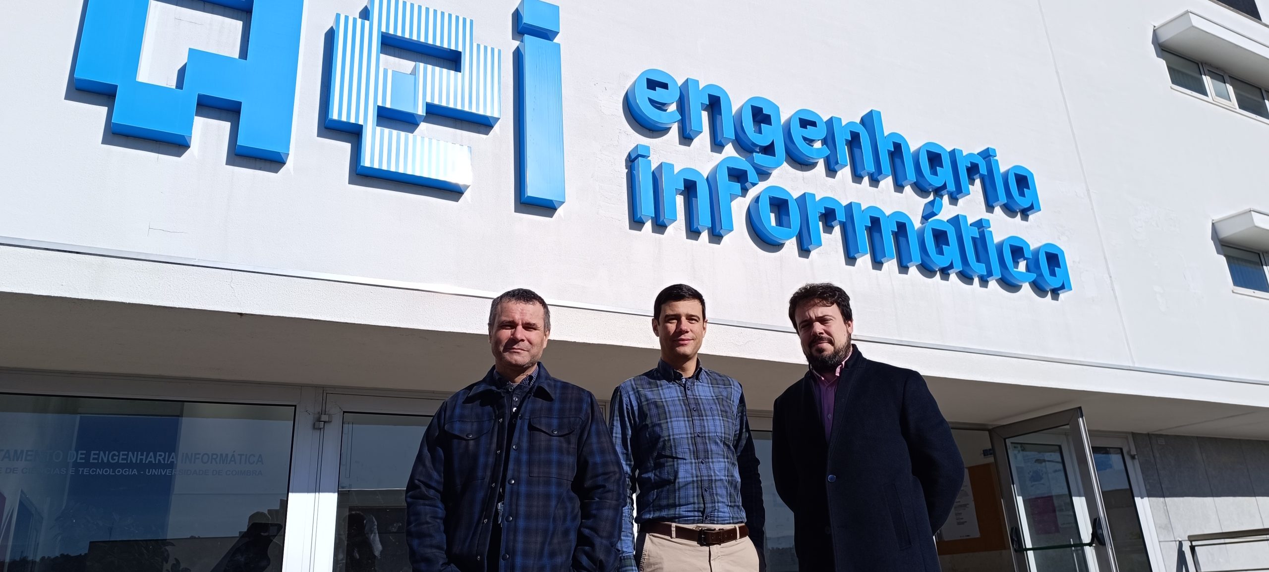 Investigadores da UC desenvolvem sistema para prevenir perda auditiva ...